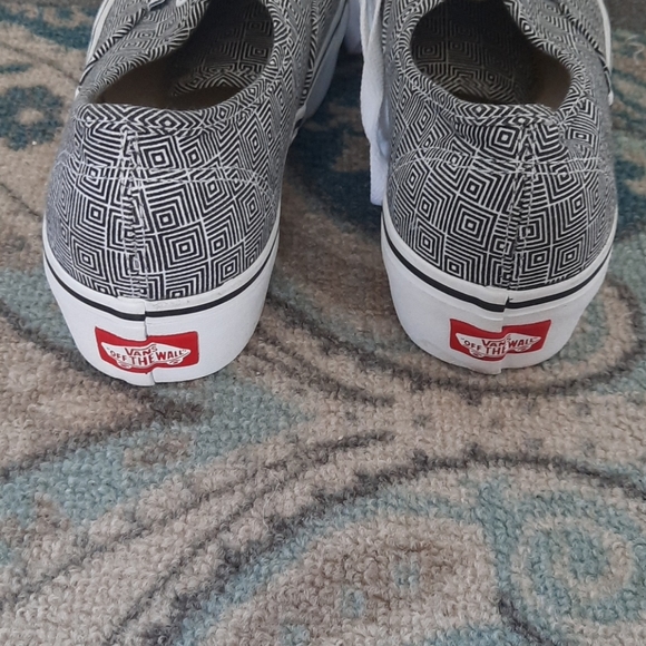 Vans | Shoes | Vans Unisex Optical Illusion Sneakers | Poshmark